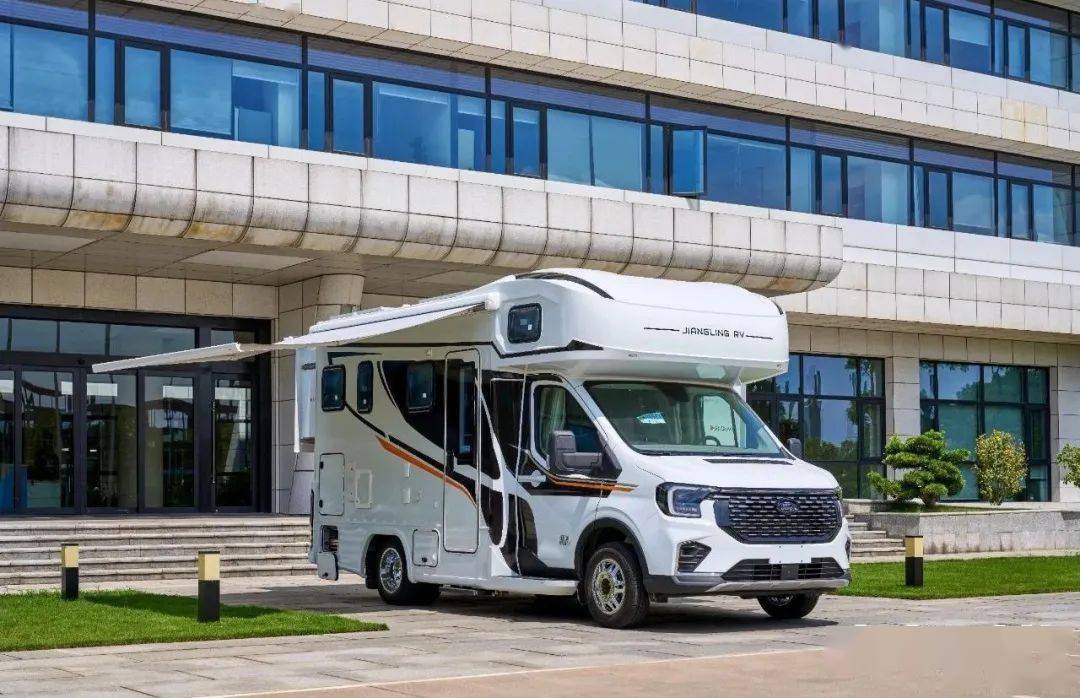 江旅大海牛C363 Pro Max 福特全顺T8底盘 双拓精装空间 细腻贴心内饰_搜狐汽车_搜狐网